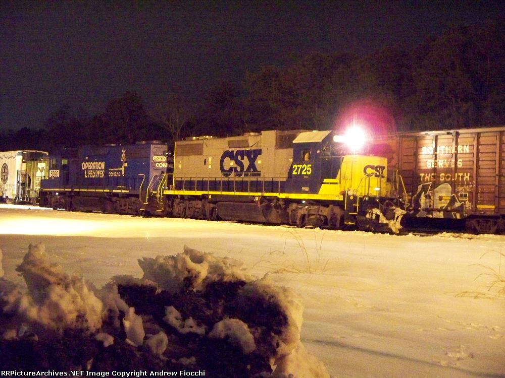 CSX 2725 MOVES SOME FREIGHT AROUND IN MILLVILLE RAILROAD YARD ON A COLD WINTER'S NIGHT